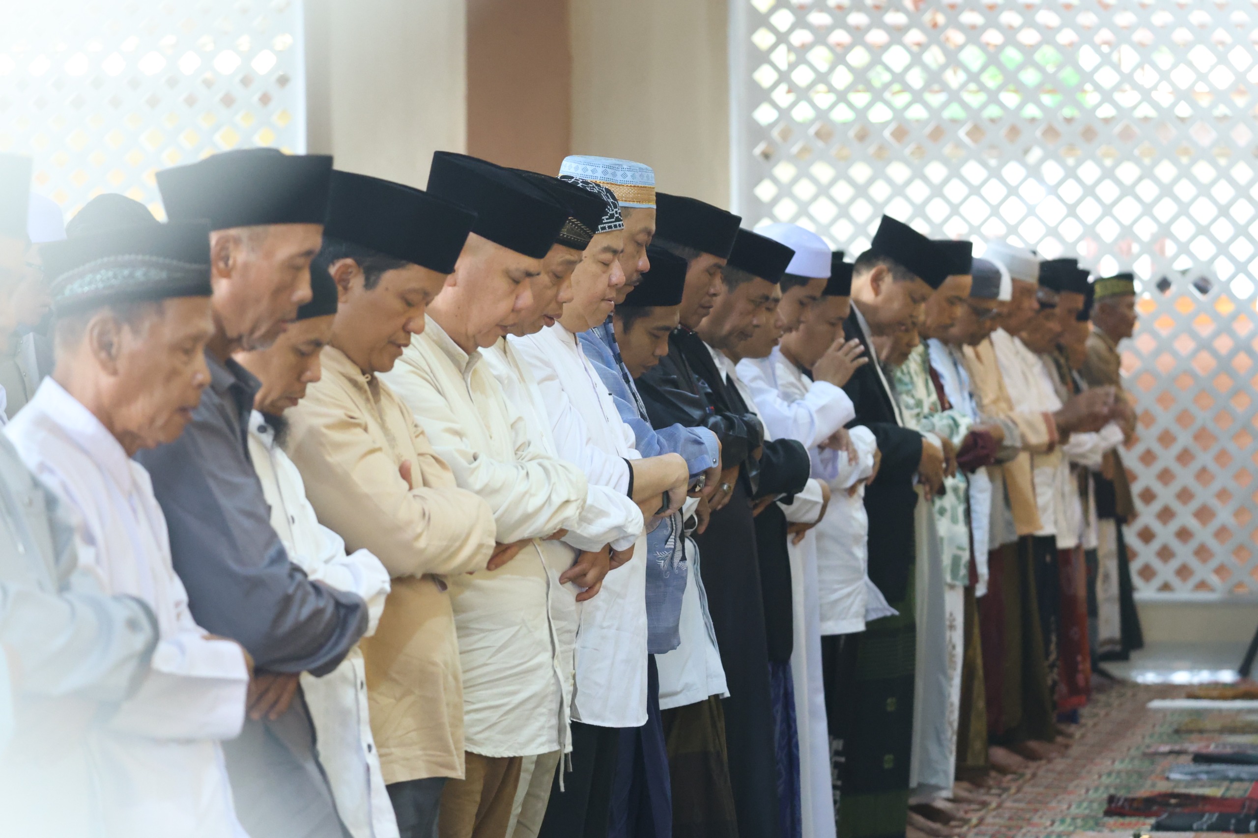 Kepala Otorita IKN Salat Idulfitri Pertama Bersama Masyarakat Desa ... Kepala Otorita IKN Salat Idulfitri Pertama Bersama Masyarakat Desa ...